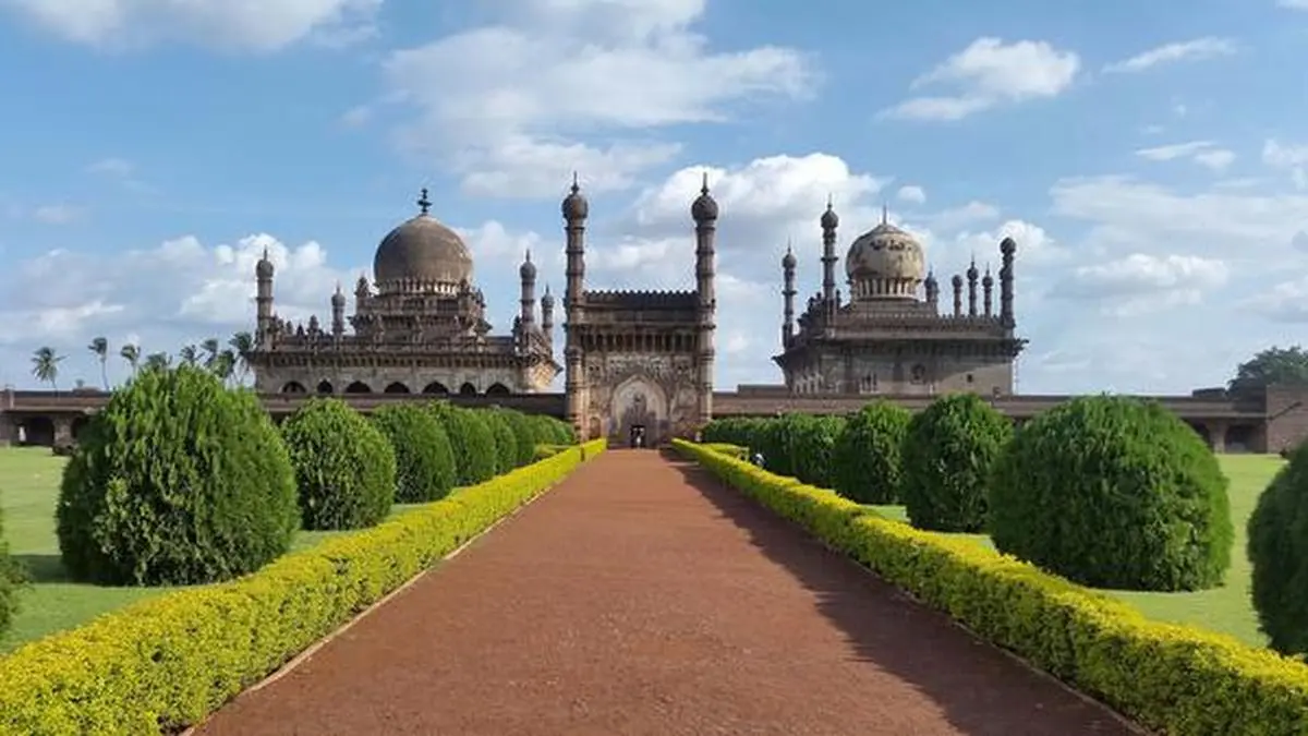 Bijapur's grandeur - Frontline