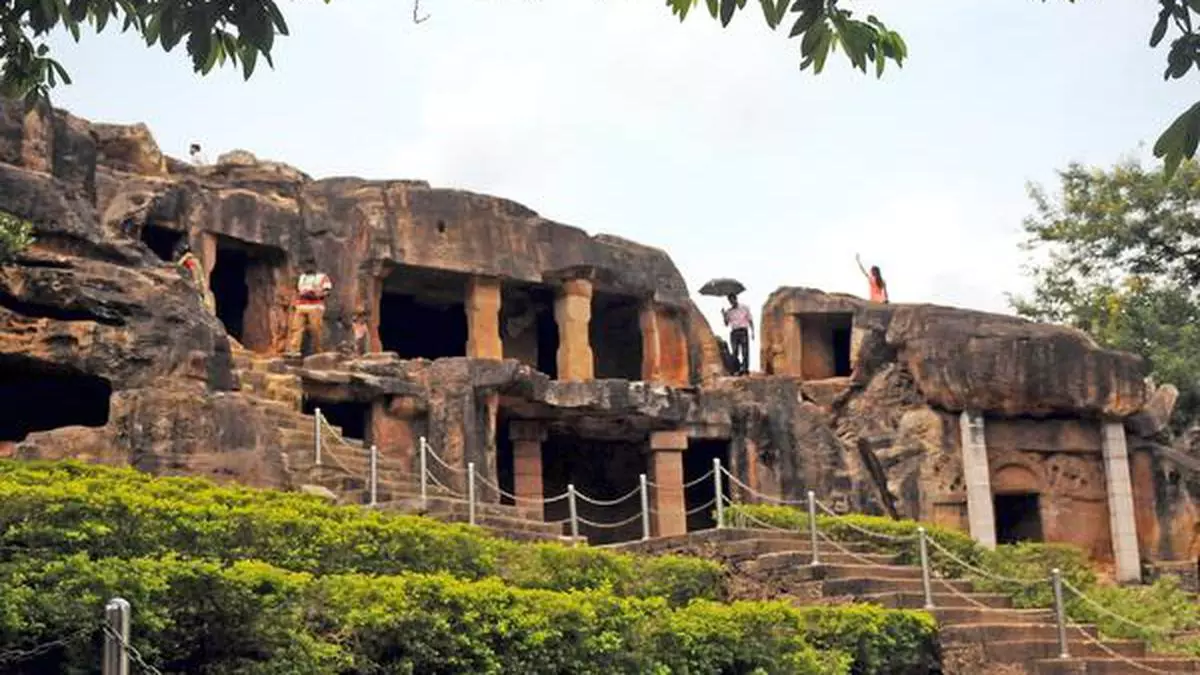 How India’s historians have reflected on the country’s history, culture ...