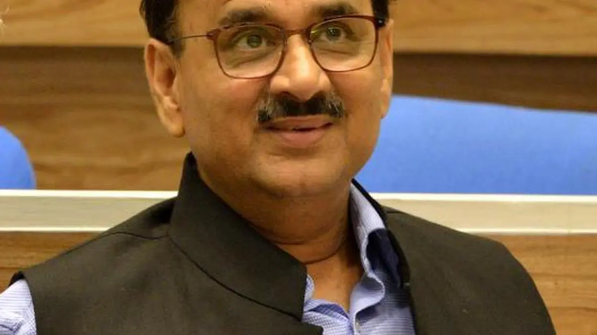 Court reinstates Alok Verma as CBI Director, but curbs his powers ...