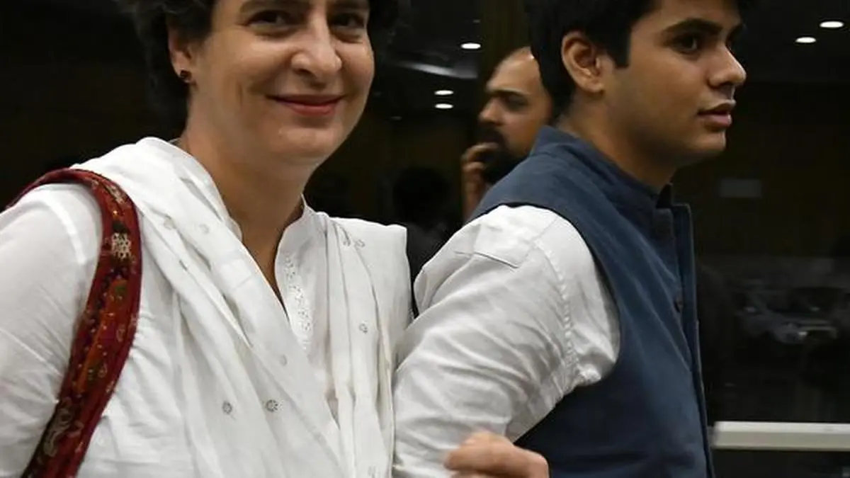 Rahul puts Priyanka in charge of Congress in eastern U.P. - Frontline