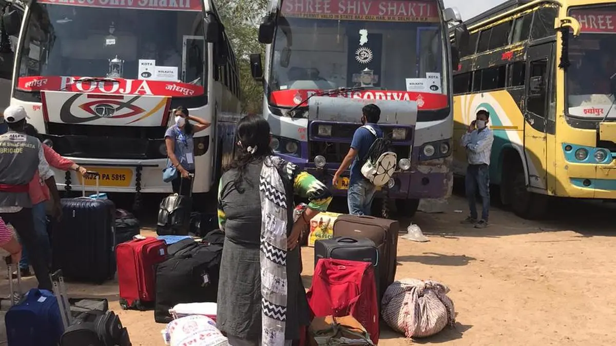 Bengal students stranded in Kota, Rajasthan, are finally going home ...