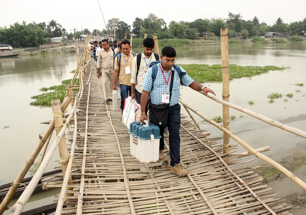 Election Commission of India: Mala fide or merely incompetent? - Frontline