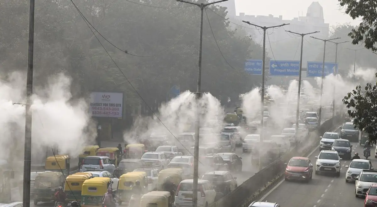 India’s Air Pollution Crisis Needs New Economic Thinking (2025) - Frontline