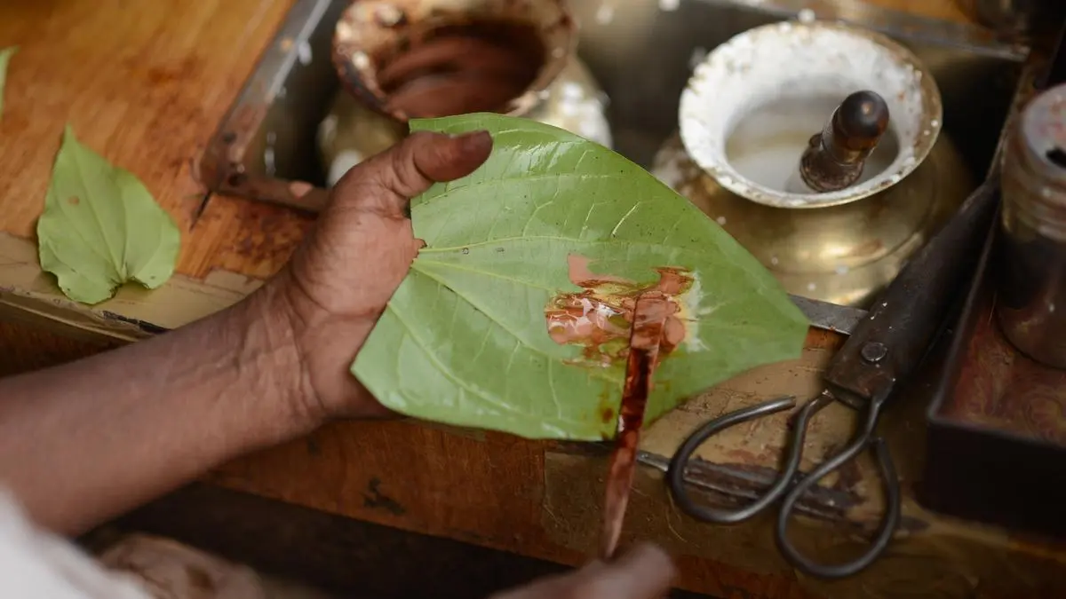 The Spit Spat | Power Play by Anand Mishra - Frontline