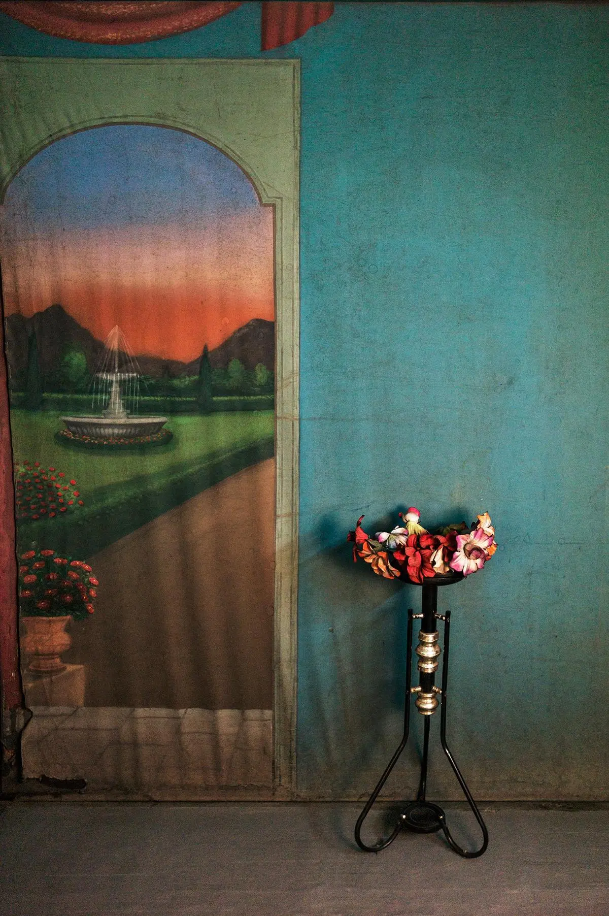 ‘Photo Studio’ tells a story about photography in the age of selfies ...