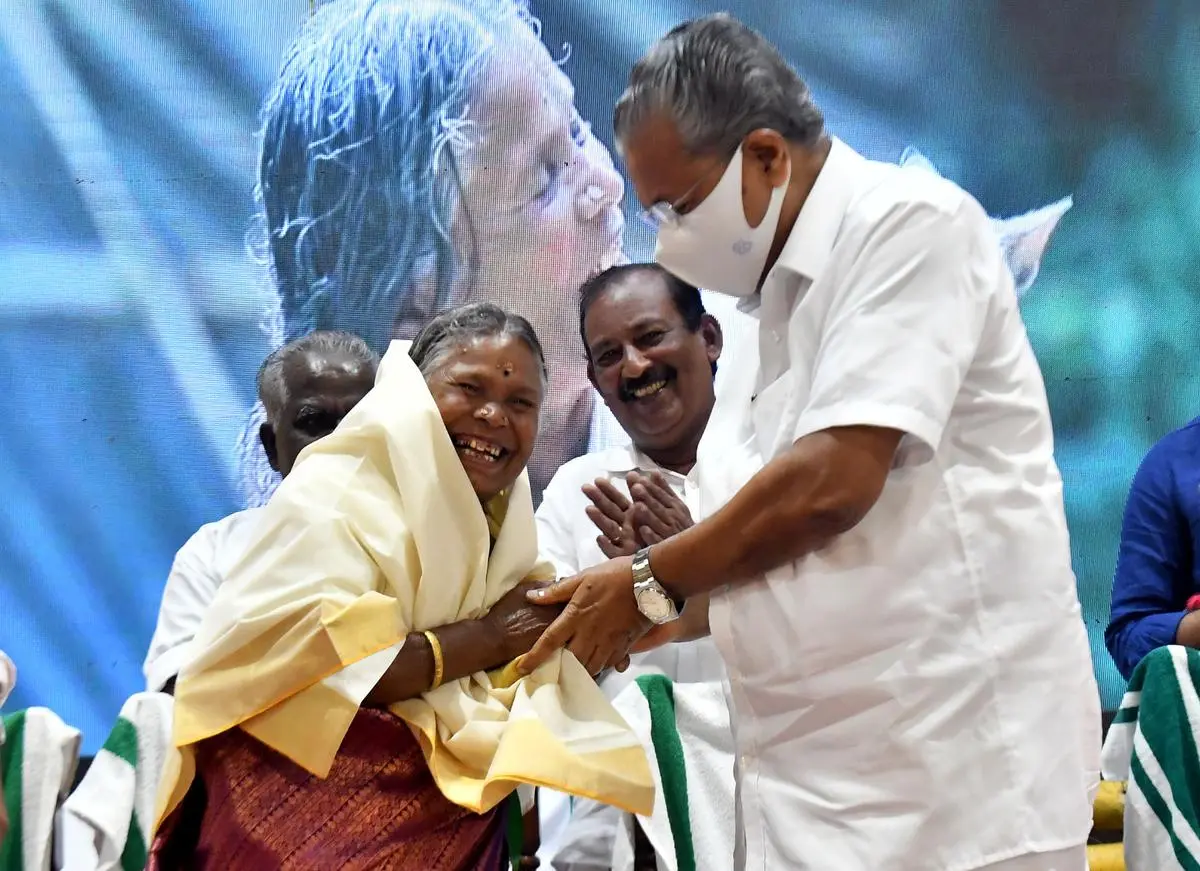 Irula sensation Nanjamma shines light on tribal life with her music ...