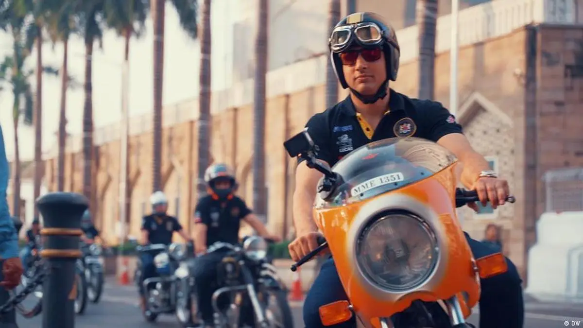 CULTURE | Parsis’ automobile obsession - Frontline