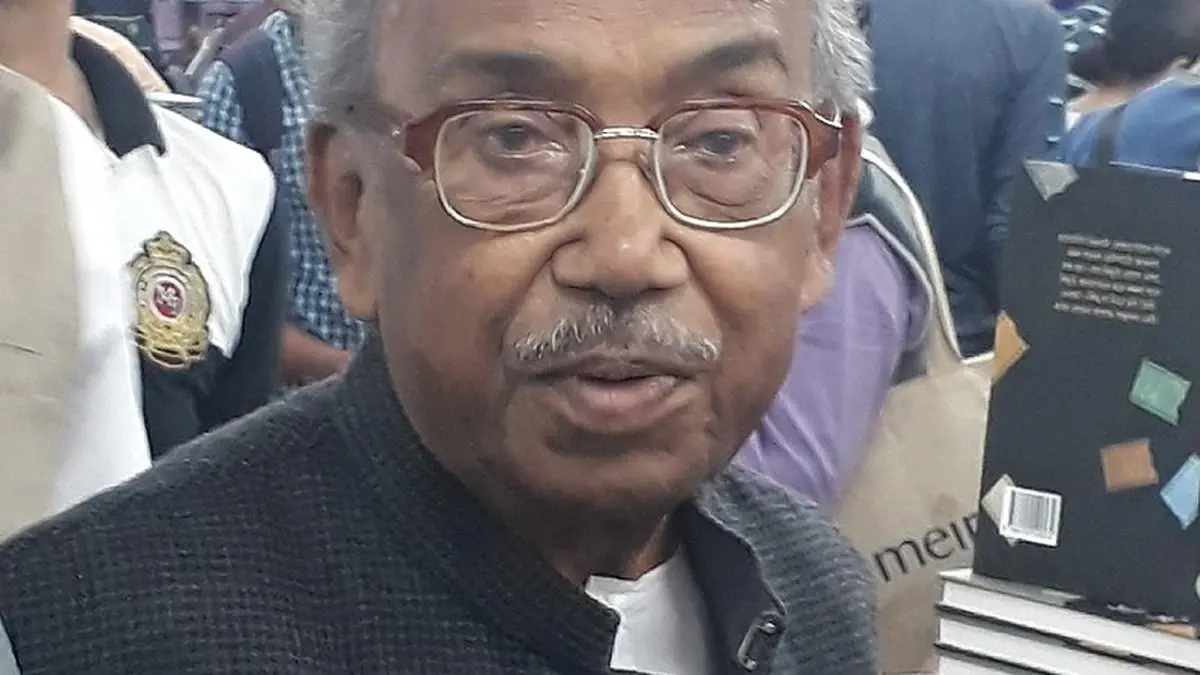 Legendary Bengali film-maker Tarun Majumdar passes away at 91 - Frontline