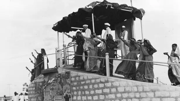 1959: Panchayati Raj begins in Nagaur, Rajasthan - Frontline