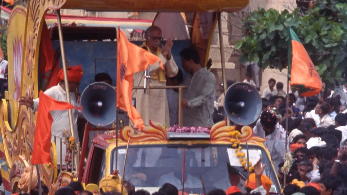 1990: Lal Krishna Advani embarks on rath yatra - Frontline