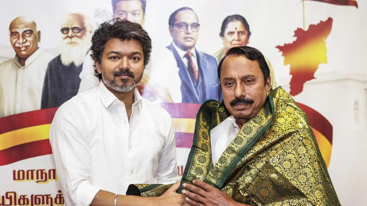 Sengottaiyan’s Exit Deepens AIADMK Rift, Boosts Vijay’s TVK - Frontline