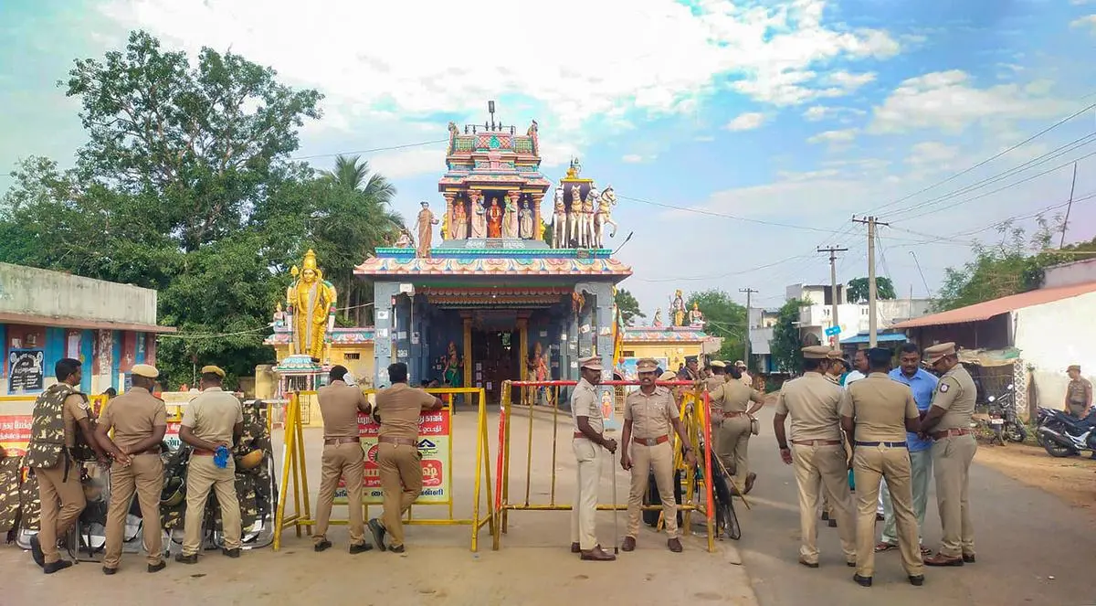 Lockdown at Sri Dharmaraja Draupadi Amman Temple in Tamil Nadu amid ...