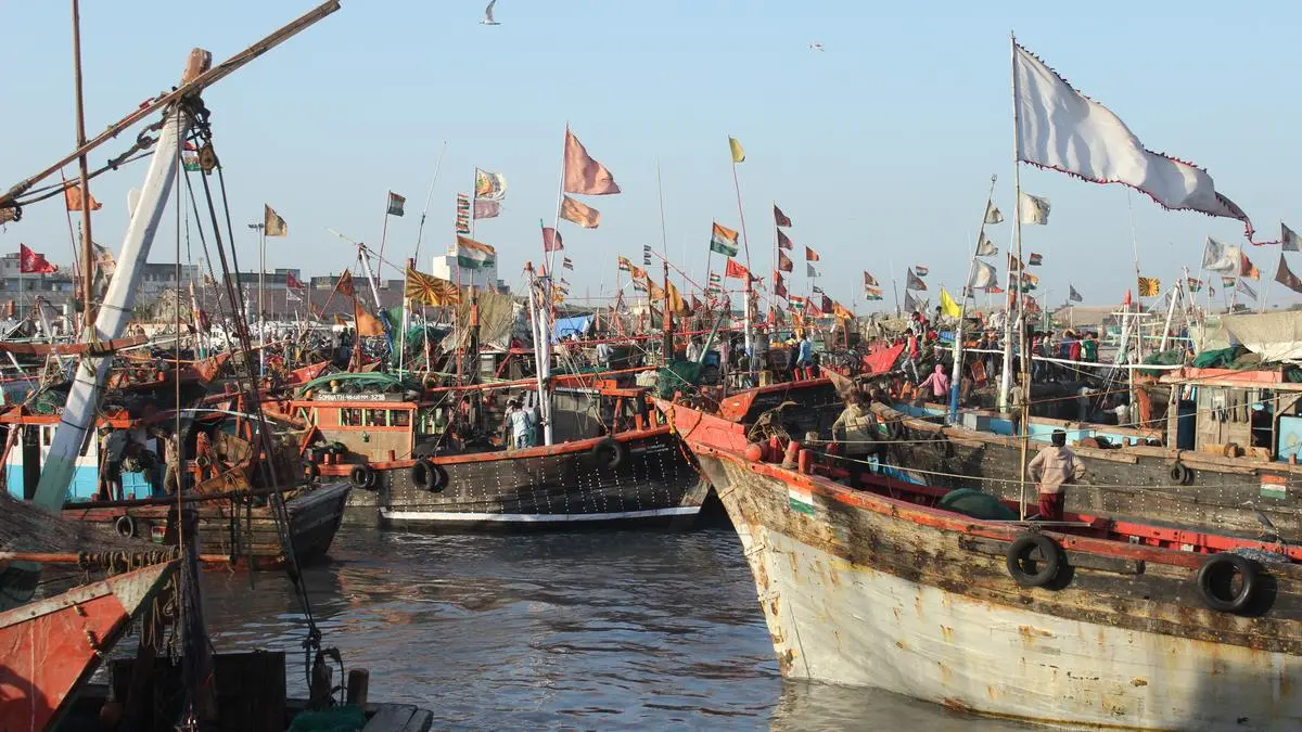 PHOTO ESSAY | Out at sea - Frontline