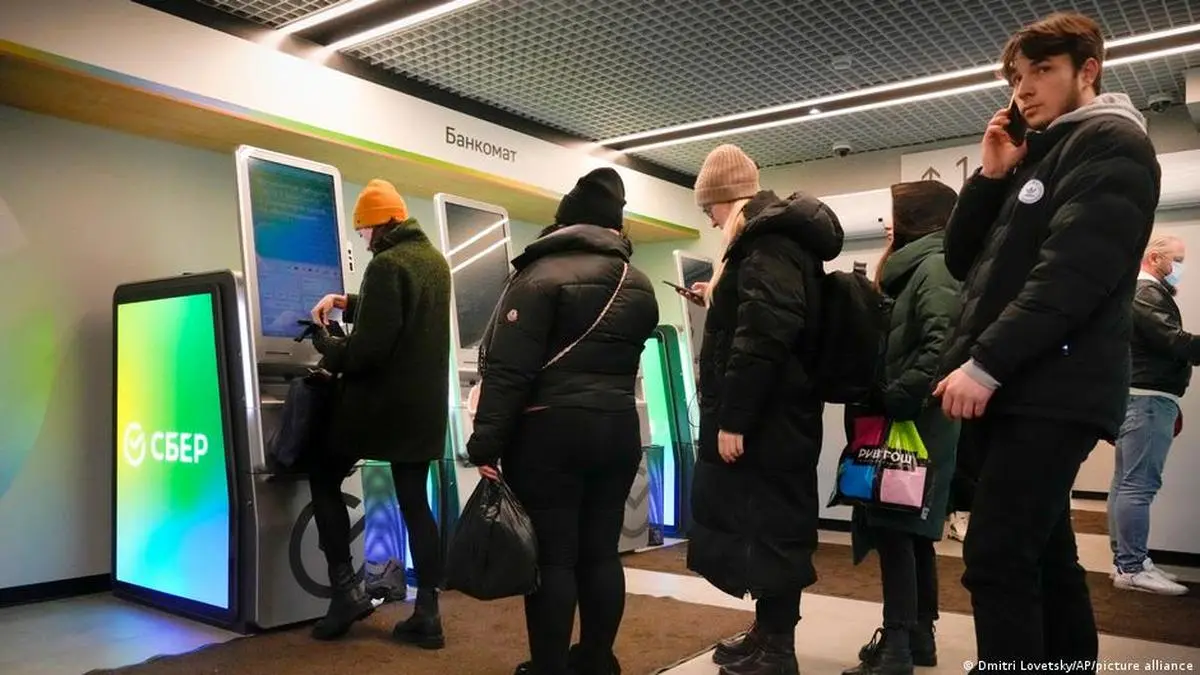 Ukraine conflict: Russia's economy in crisis as sanctions bite - Frontline