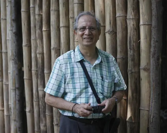 Painting the world - Frontline