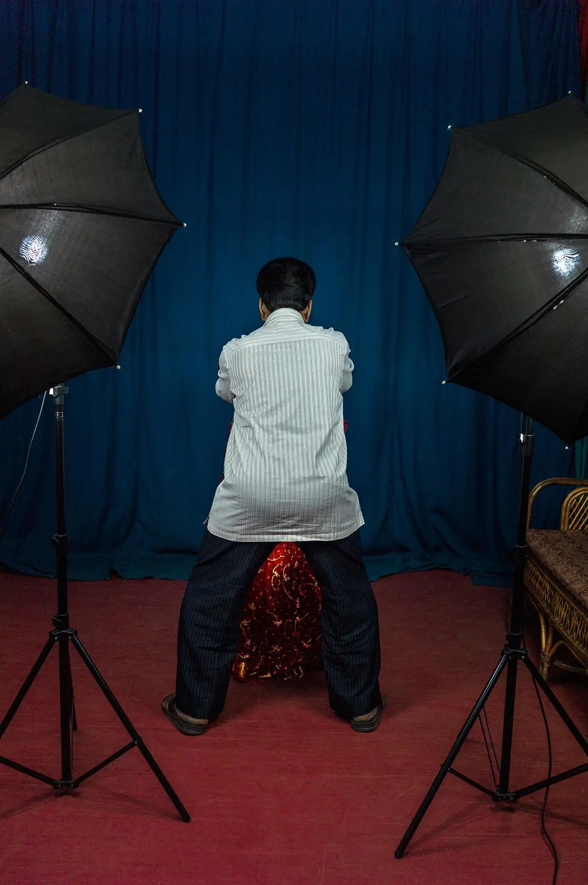 ‘Photo Studio’ tells a story about photography in the age of selfies ...