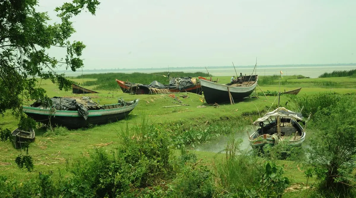 Chhot boats: A Bengali tradition runs aground - Frontline