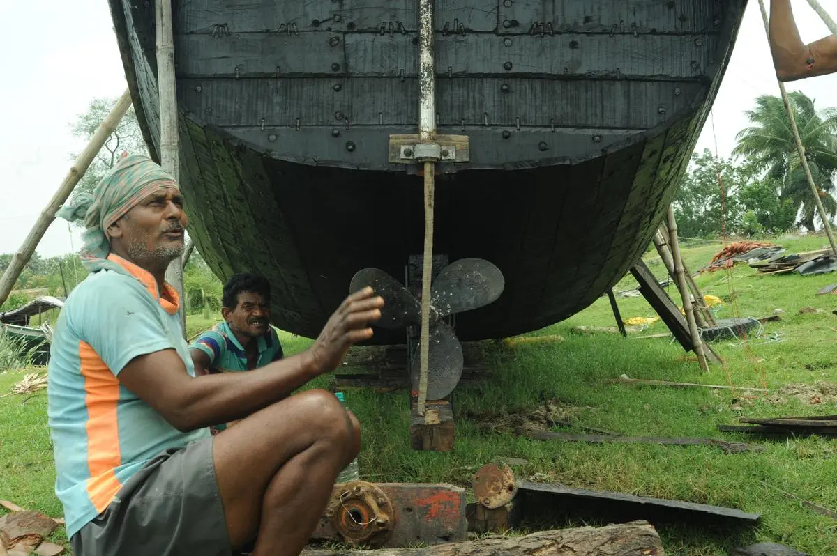 Chhot boats: A Bengali tradition runs aground - Frontline