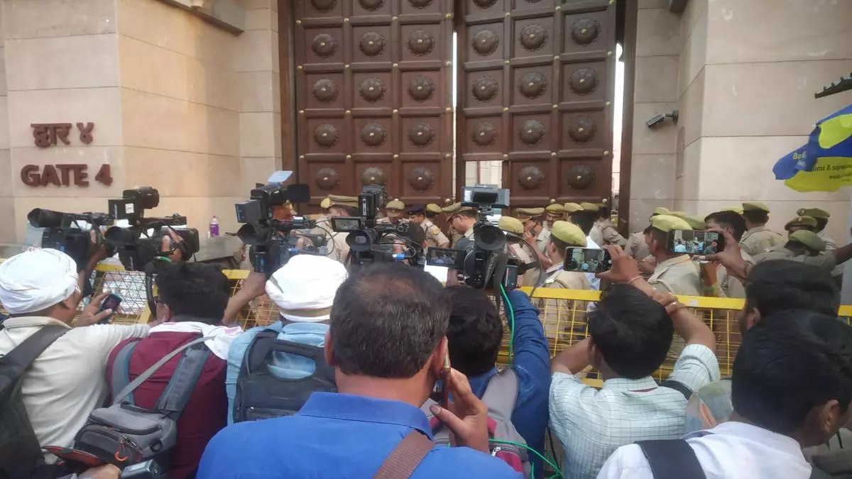 Court-appointed Advocate Commissioner undertakes survey of the Gyanvapi ...