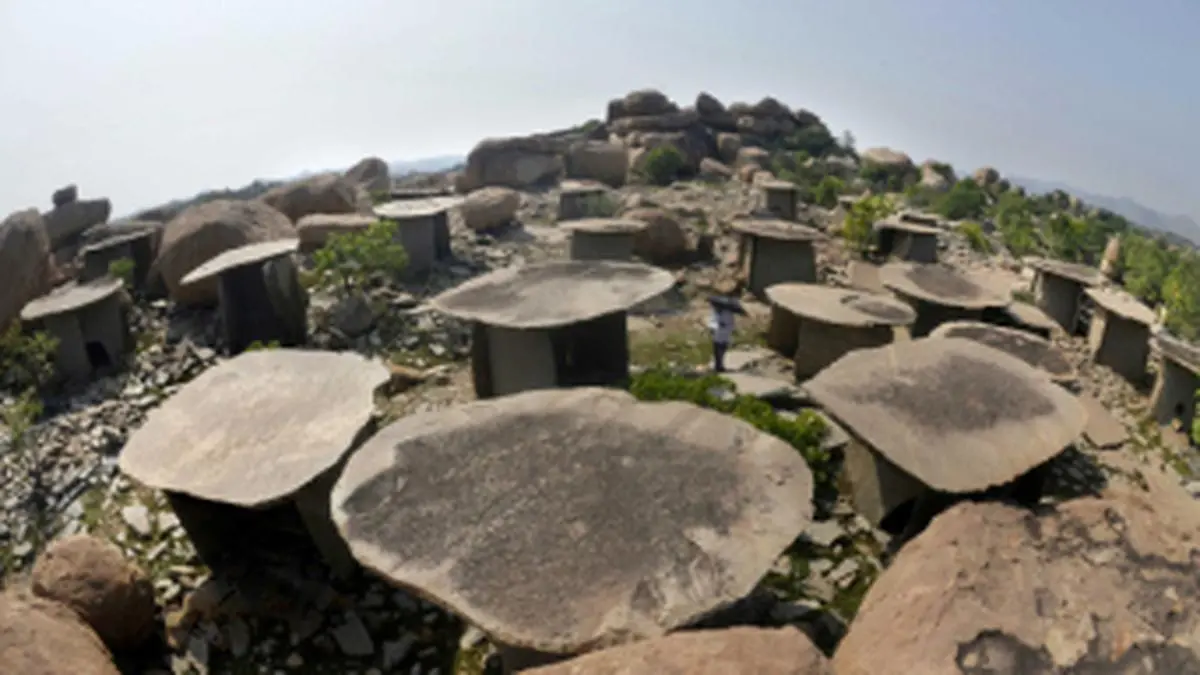 Megalithic wonder - Frontline