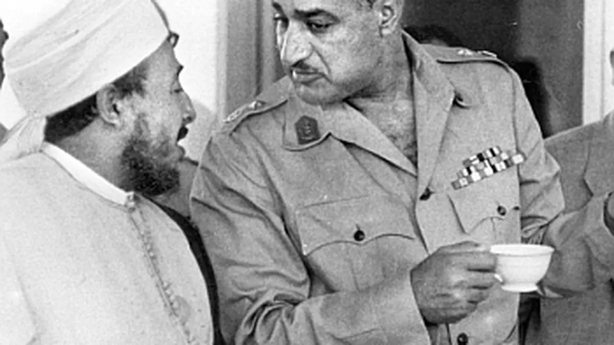 Ashes and roses - Frontline