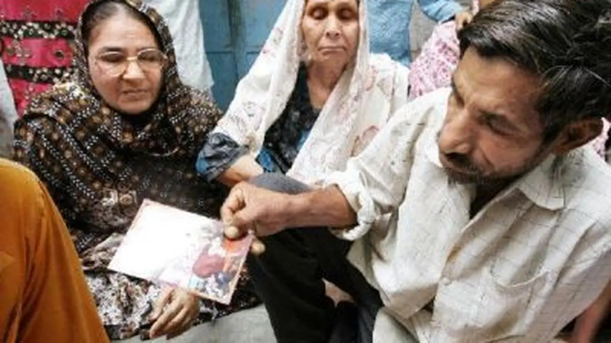 Groping in the dark - Frontline