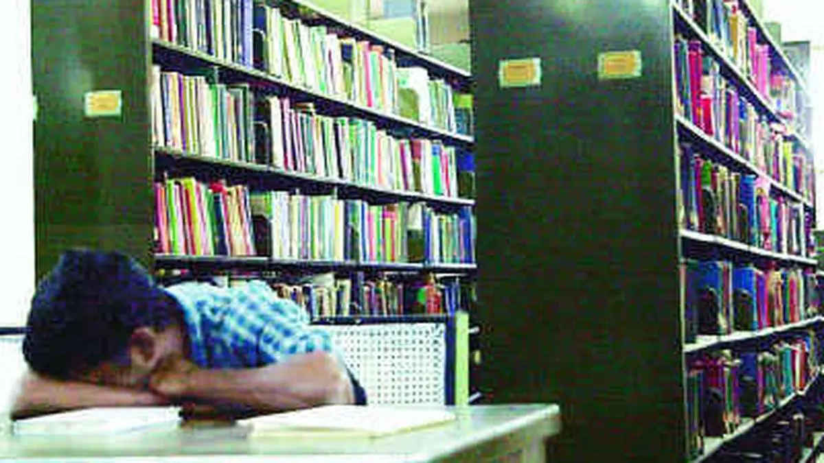 A crumbling edifice - Frontline