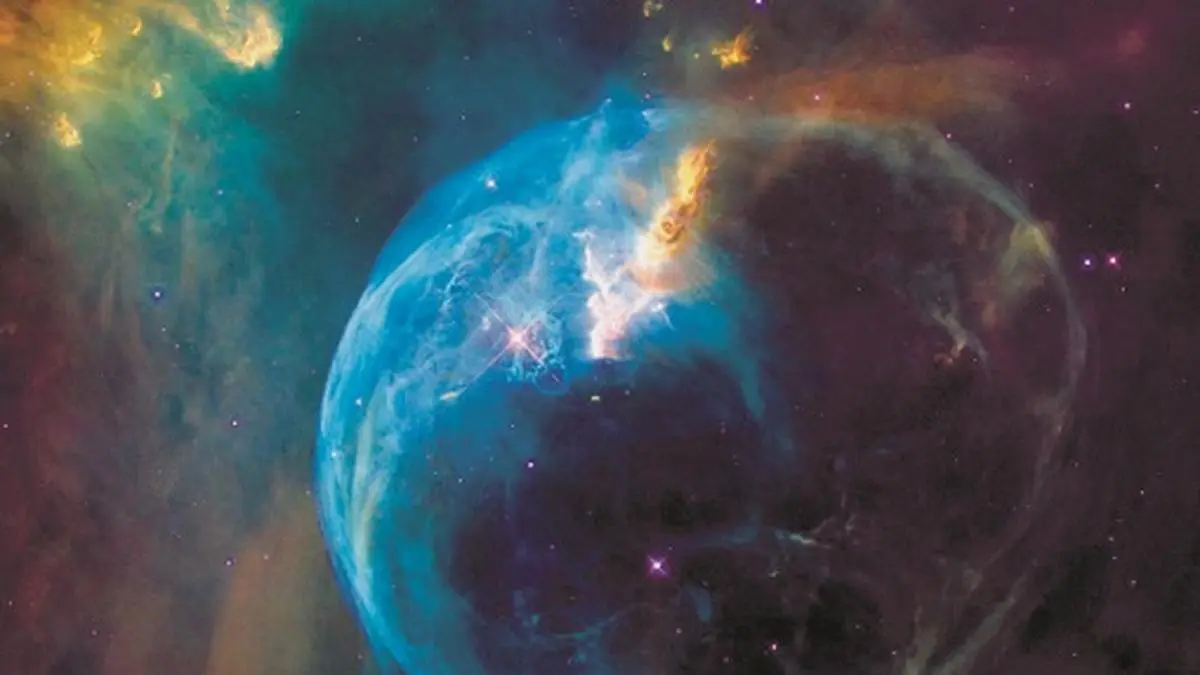 Hubble & Bubble Nebula - Frontline